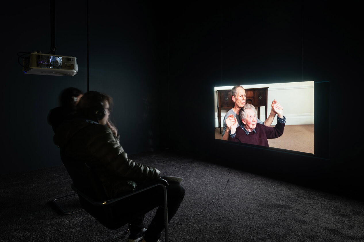 Critique: Daphne Wright ‘A quiet mutiny’ | The VAN & miniVAN